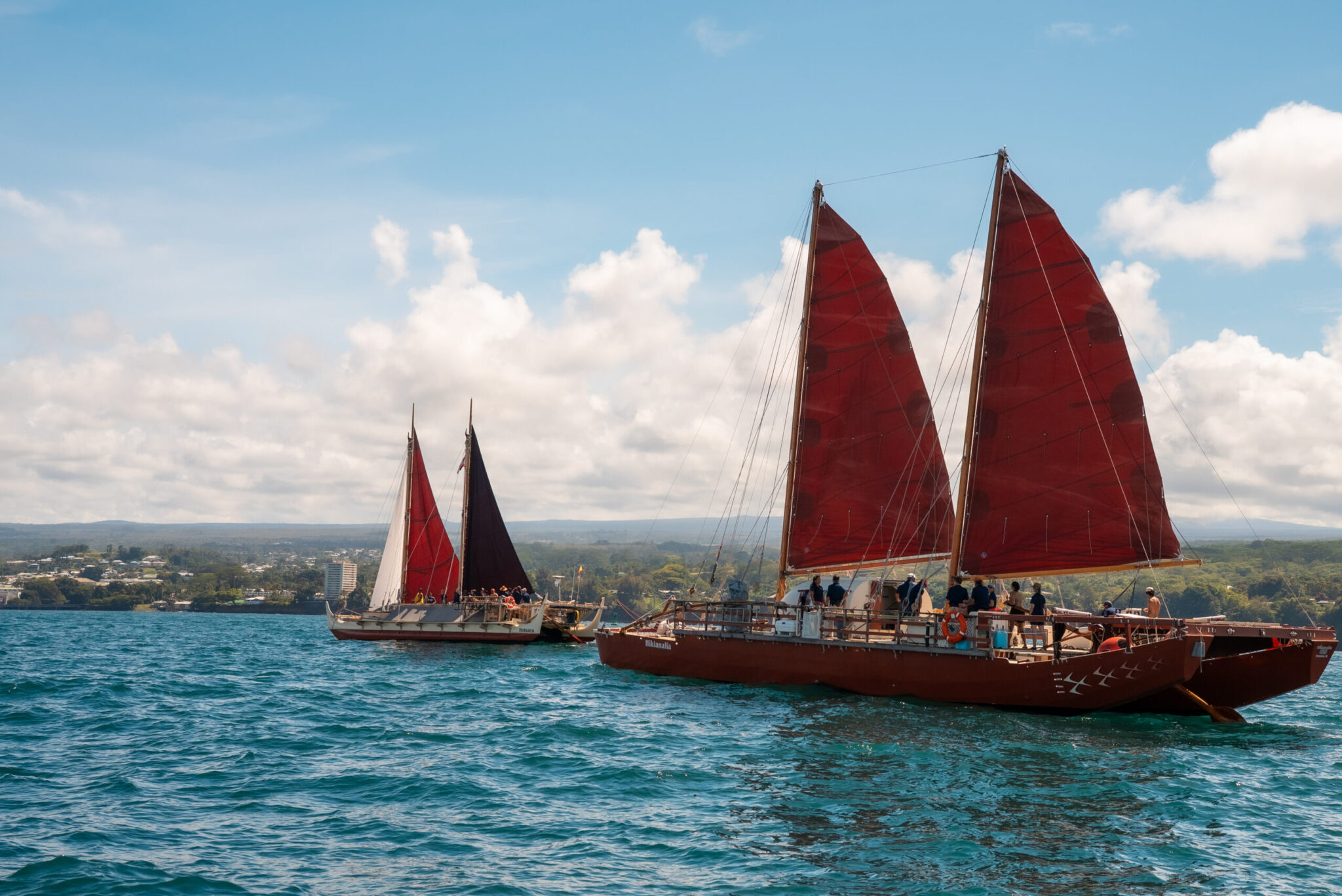 Traditional Polynesian Canoes Using Ancient Navigation Methods on ...